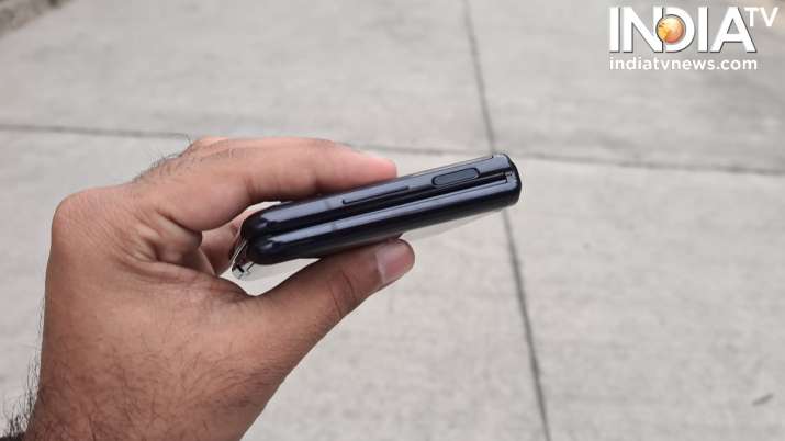 Samsung Galaxy Z Flip Review: Flips open a new experience | Reviews ...