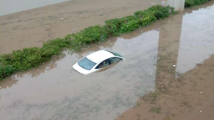 Gurugram turns into 'water park' due to severe waterlogging; traffic police issues alert | India ...