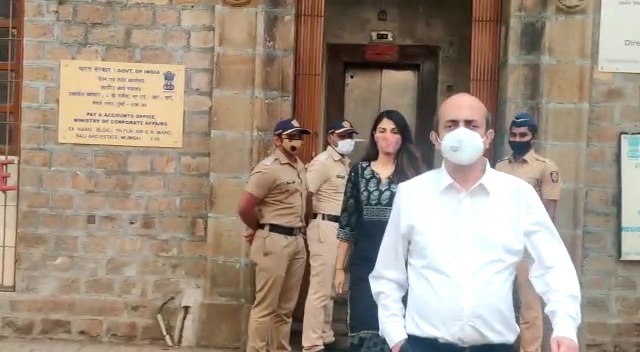 Sushant Singh Rajput case: Rhea Chakraborty with brother Showik arrives ... Sushant Singh Rajput case: Rhea Chakraborty with brother Showik arrives ...