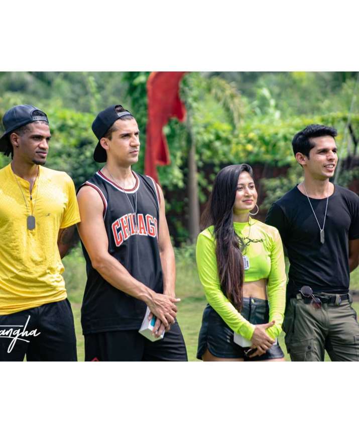 DYK Indore girl Shreya Kalra booked for dancing on road was in reality ...