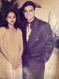 R Madhavan shares throwback pic with wife Sarita on marriage ...