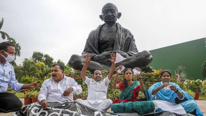 Lok Sabha speaker revokes suspension of 4 Congress MPs after Pralhad ...