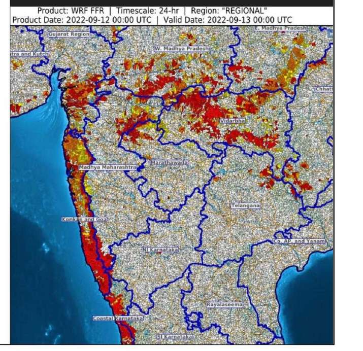 Maharashtra weather: People pass through strong water currents, orange ...