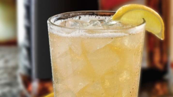 Spice up your festive evenings with whisky cocktails, know the recipes ...