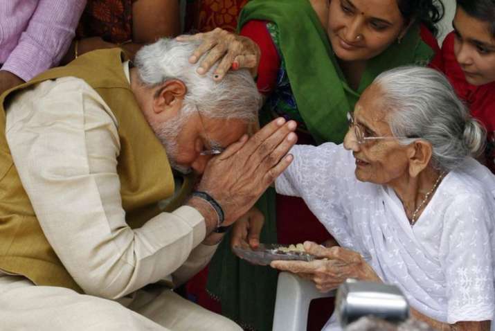 PM Modi's mother Heeraben dies at 100: 10 Heartwarming mother-son ...