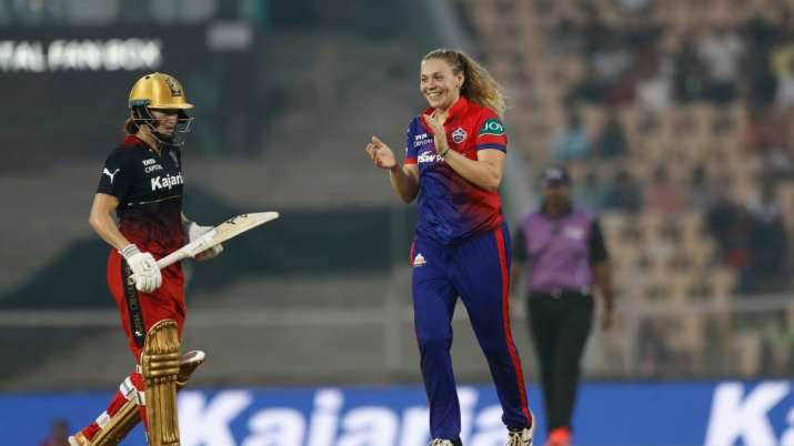 RCB vs DC: America's Tara Norris grabs first fifer of Indian tournament as Delhi shine against ...