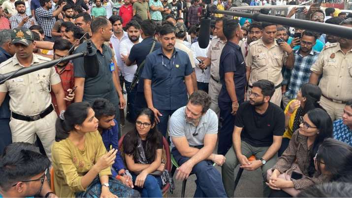 Rahul Gandhi's day out with UPSC aspirants | Delhi News – India TV