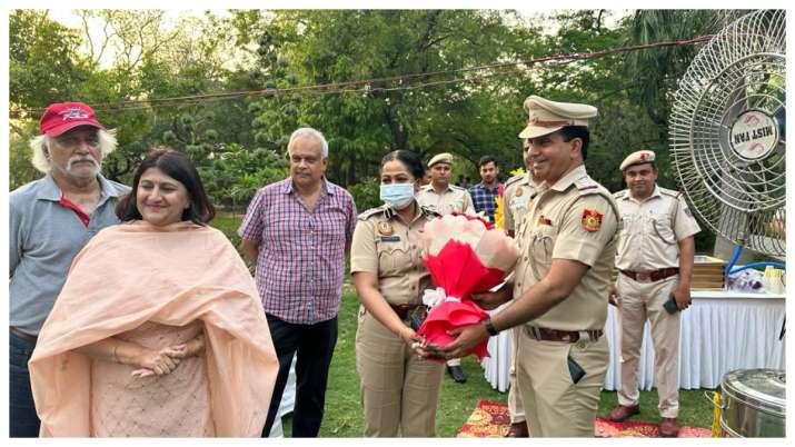 Delhi Police band performs for Senior Citizens to create police-public ...