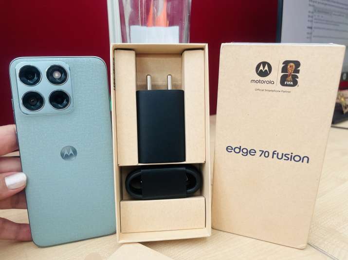 Motorola Edge 70 Fusion Review: Premium design meets massive battery ...