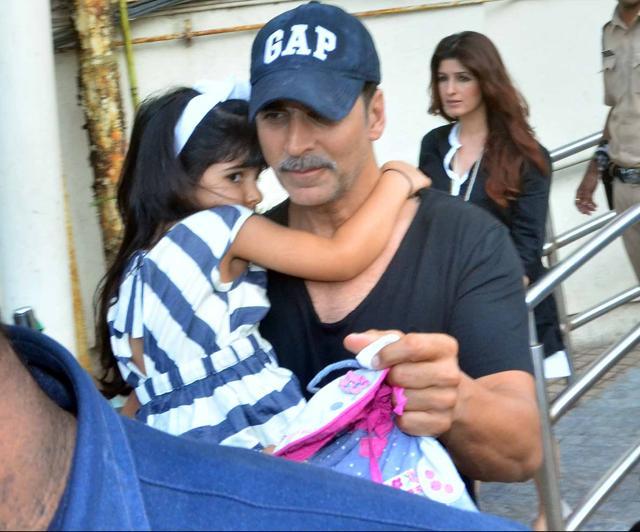 Akshay Kumar’s daughter Nitara reveals 'real' age of Twinkle Khanna ...