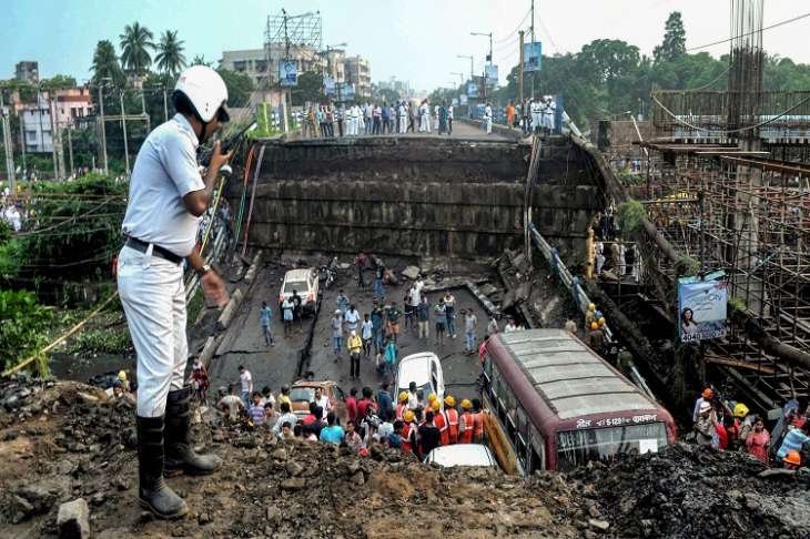 Kolkata Majerhat bridge collapse: One more body recovered, death toll ...