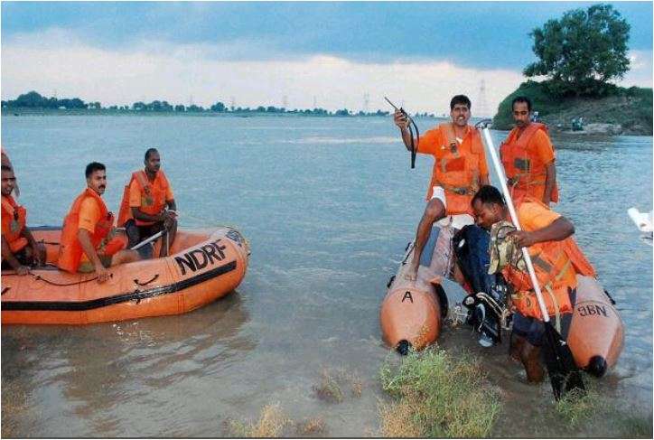 Andhra Pradesh flood ndrf sdrf teams godavari river water level rise ...