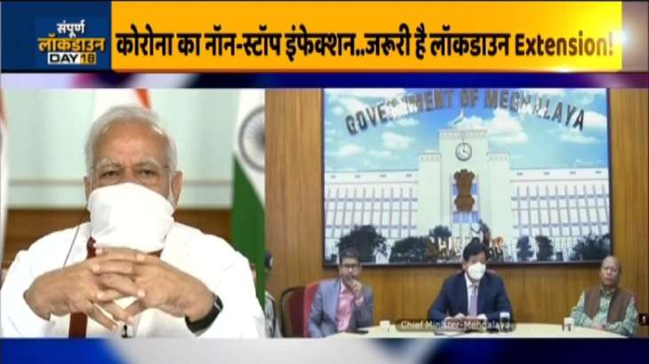 PM Modi wears home-made face mask, discusses lockdown situation with ...