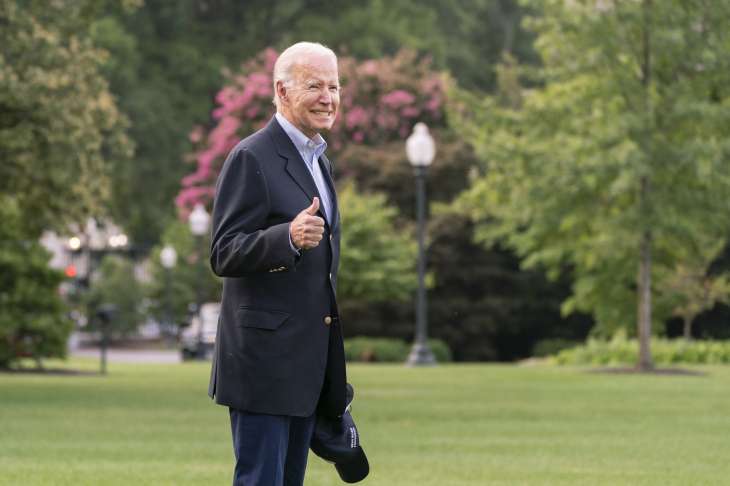 Biden leaves White House for 1st time since getting Covid | World News ...
