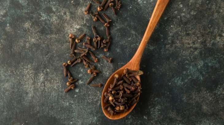 Cloves for Diabetes: Use this spice to balance blood sugar level. Here ...