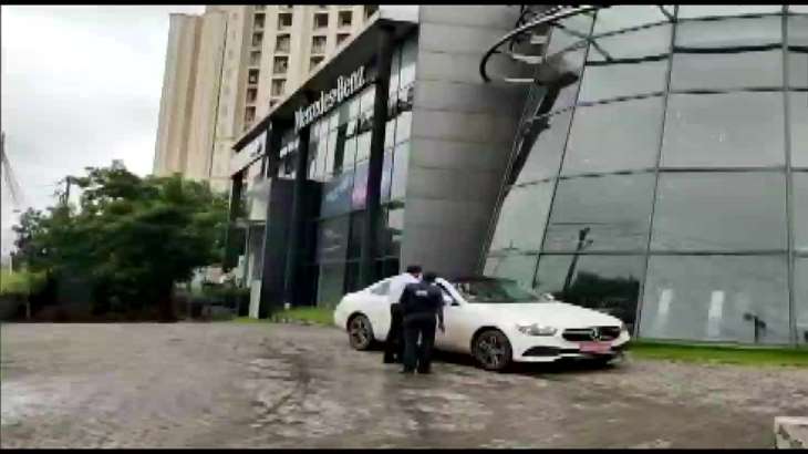 Cyrus Mistry death: Mercedes experts from Hong Kong inspect crashed car ...