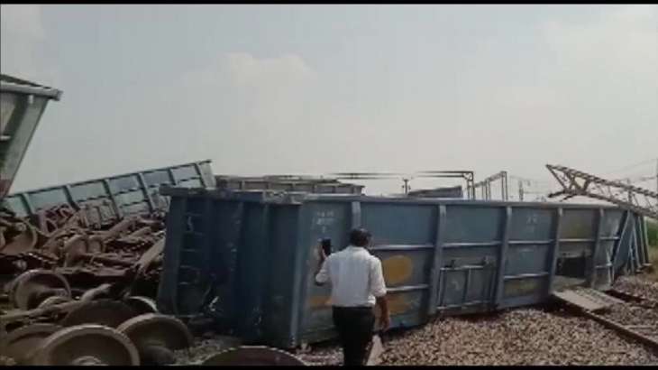 Goods train derail near Fatehpur, several trains affected | India News ...