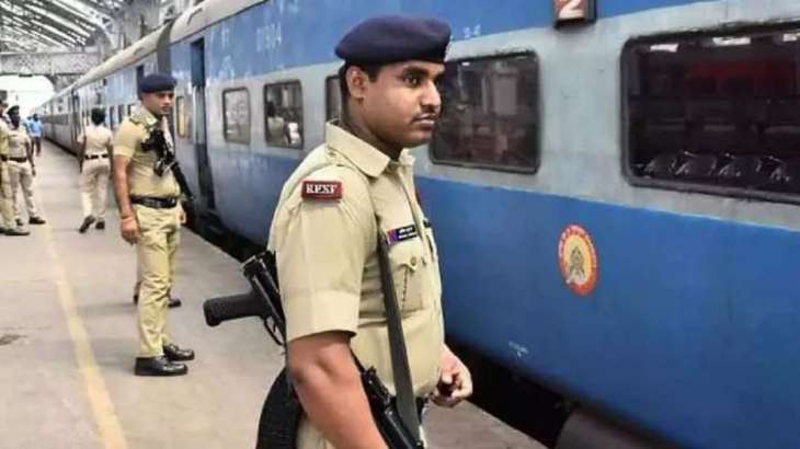 UP: Highly decomposed body of man found in train toilet | India News ...