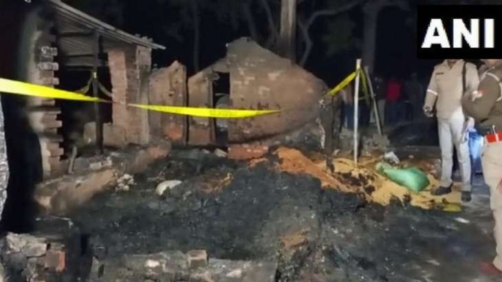 Uttar Pradesh: 5 members of family die after fire breaks out in house ...