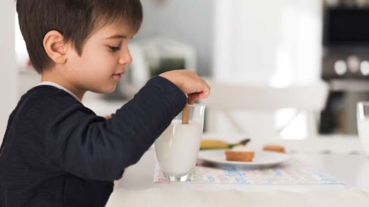 DO NOT give these food items to your kids with milk; can be harmful ...