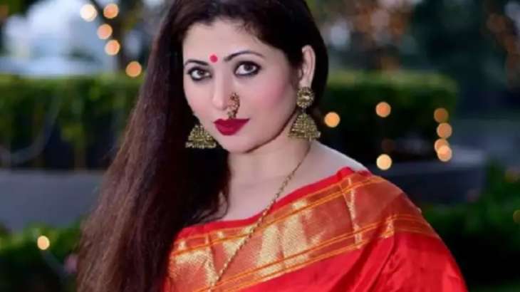 Actress Deepali Sayed accuses ex-PA of threats & defamation after he ...