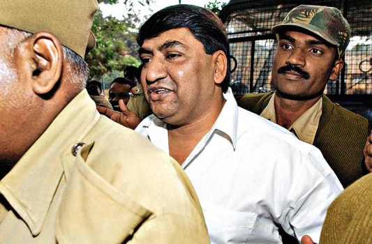 Abdul Karim Telgi, kingpin of multi-crore fake stamp paper racket ...