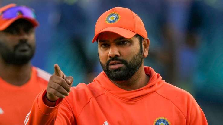 Kya yaar phone band rakho yaar: Rohit Sharma gets irritated during ...