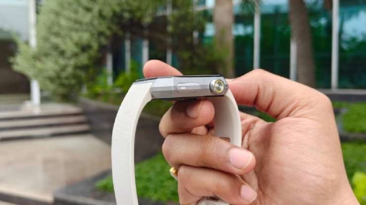 Anarc smartwatch review: This watch shines bright, but its burner lacks ...