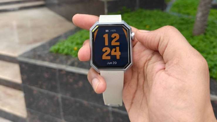Anarc smartwatch review: This watch shines bright, but its burner lacks ...