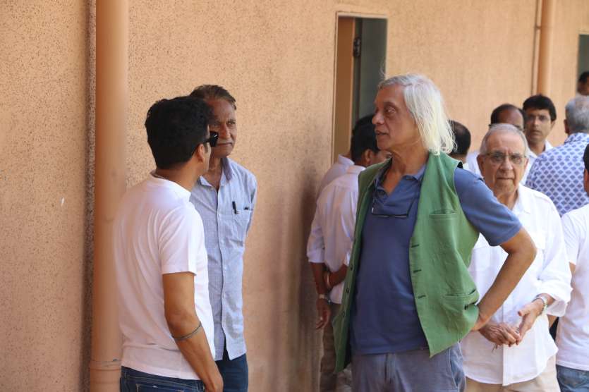 Nikhil Advani’s mother passes away: Abhishek Bachchan, Karan Johar ...