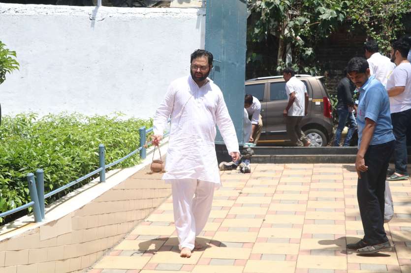 Nikhil Advani’s mother passes away: Abhishek Bachchan, Karan Johar ...