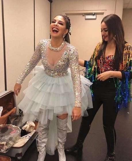 Jacqueline, Katrina, Sonakshi and Daisy are having fun during Dabangg ...