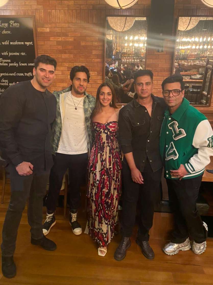 Sidharth Malhotra, Kiara Advani celebrate the success of their film ...