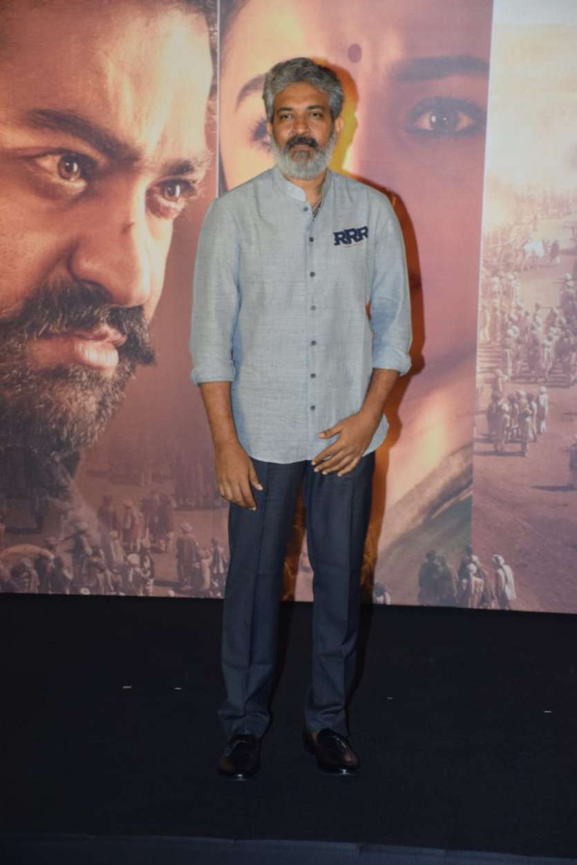 RRR Trailer launch: Alia Bhatt sizzles in red as she joins Ajay Devgn ...