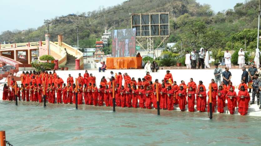 Swami Ramdev celebrates 29th Sanyas diwas; performs grand puja in Haridwar