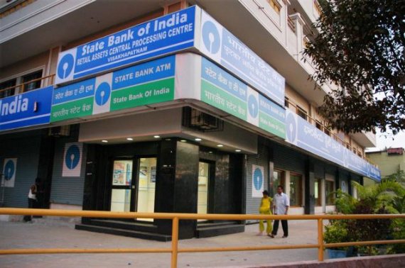 SBI tops mobile banking chart with 50% market share | India News – India TV
