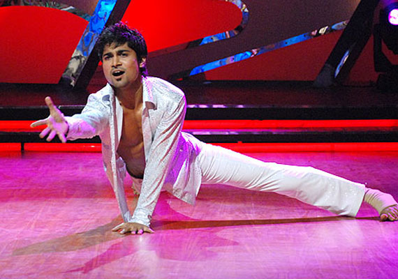 Dance India dance winner Salman breaks his backbone during Big Star ...