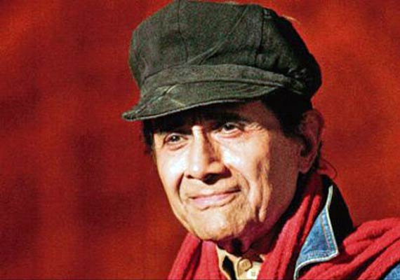 Dev Anand's Ashes Immersed In Godavari River | Bollywood News – India TV