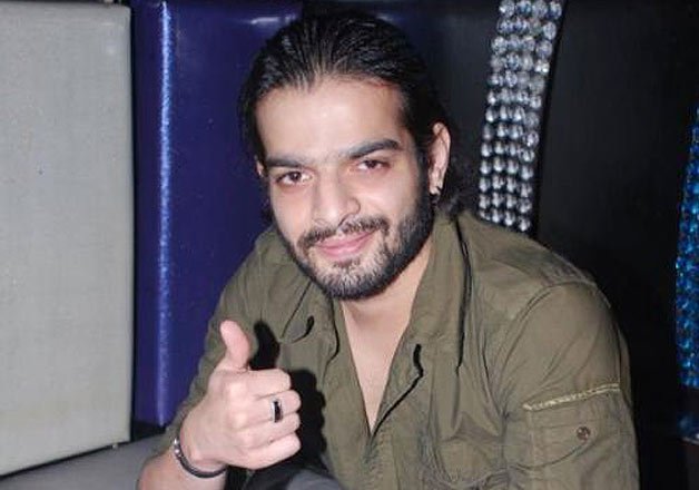 Karan Patel assures fans he's unlike his reel self | Bollywood News ...