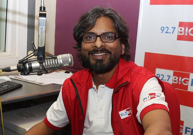 Indian RJ spins vintage Hindi songs at International Radio Festival ...