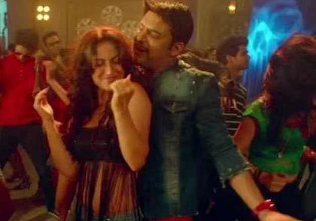Watch: Kapil Sharma and Elli Avram's sizzling chemistry in high voltage ...