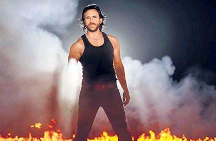 Saif Gets New Look In Kurbaan's Promotional Video | Bollywood News ...