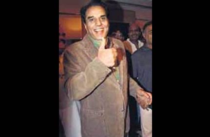 Dharmendara Decides To Quit Liquor For Good | Bollywood News – India TV