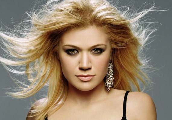 Clarkson stressed about her wedding | Hollywood News – India TV