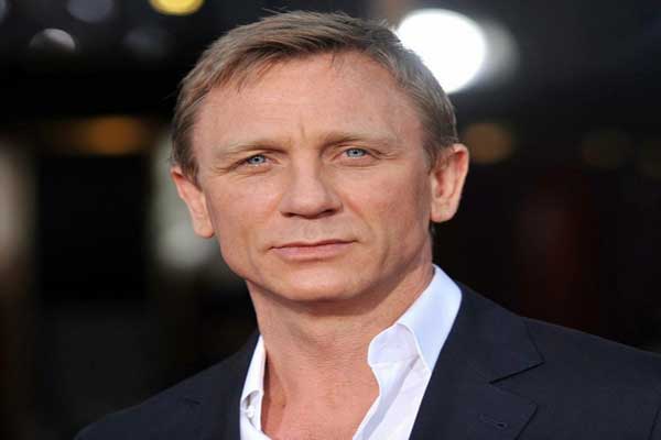 Craig 'nothing' like James Bond | Hollywood - India TV News