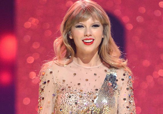 Swift's wardrobe packed with dresses | Hollywood News – India TV