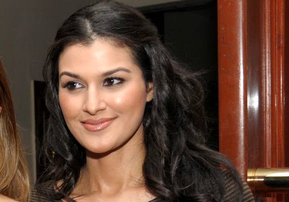 Pallavi Puri offers Paisley collection for festive season | Lifestyle ...