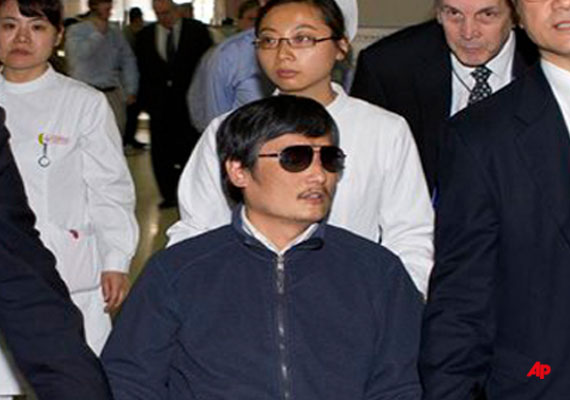 Blind Chinese activist Chen Guangcheng leaves for US | World News ...