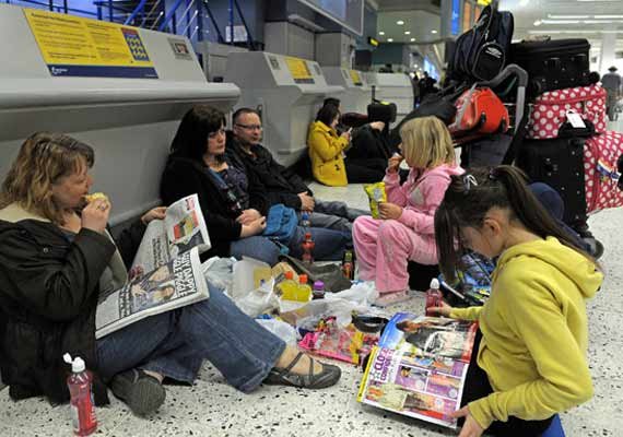 London airspace's closure leads to massive flight disruptions | World ...