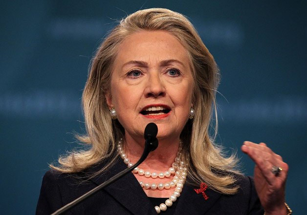 Hillary Clinton runs into rough weather over emails | India TV News ...